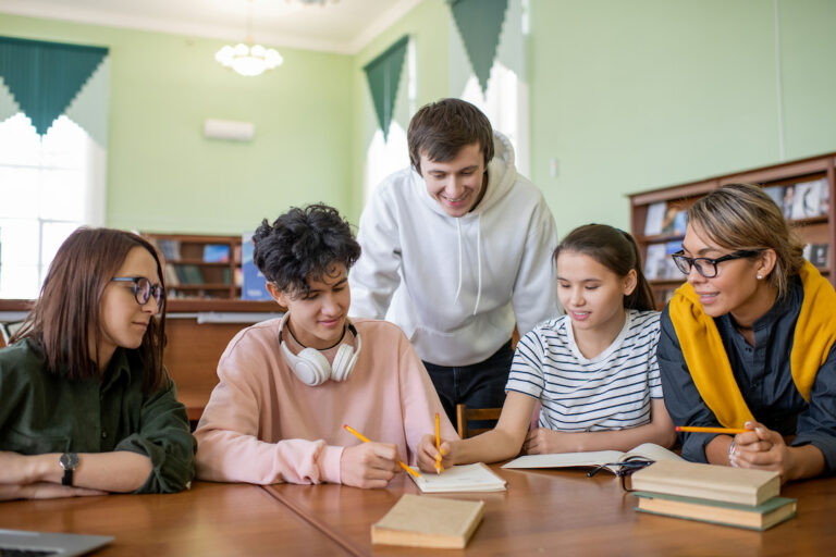 Descubre EDUCEM: el Instituto Universitario del Centro de México ...